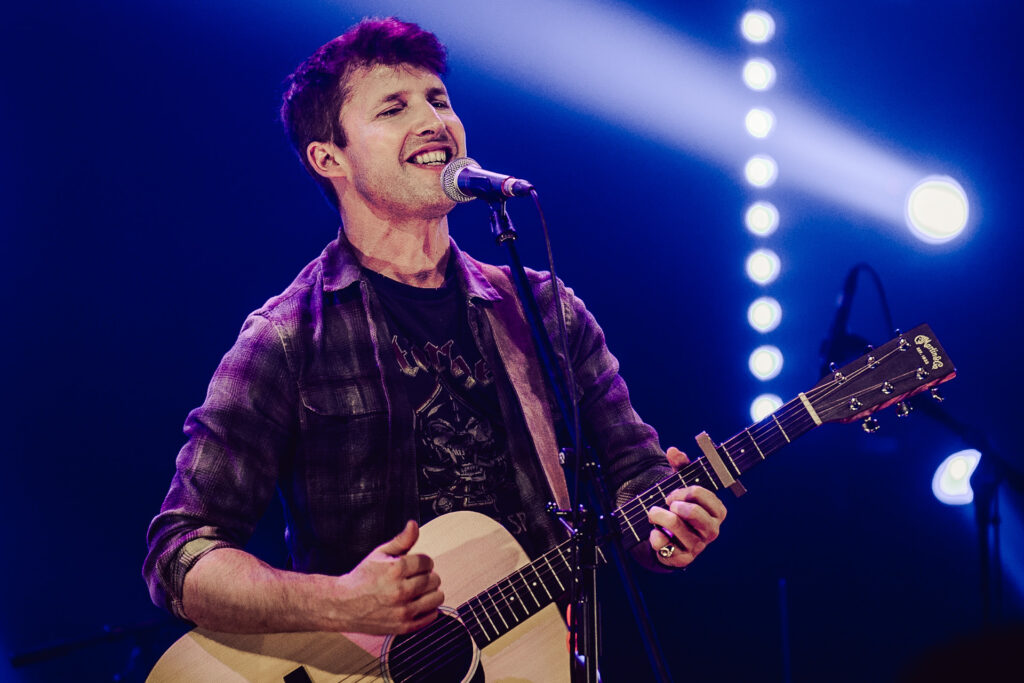 James Blunt conduce una doppia vita - Nieuws-24/7 IT